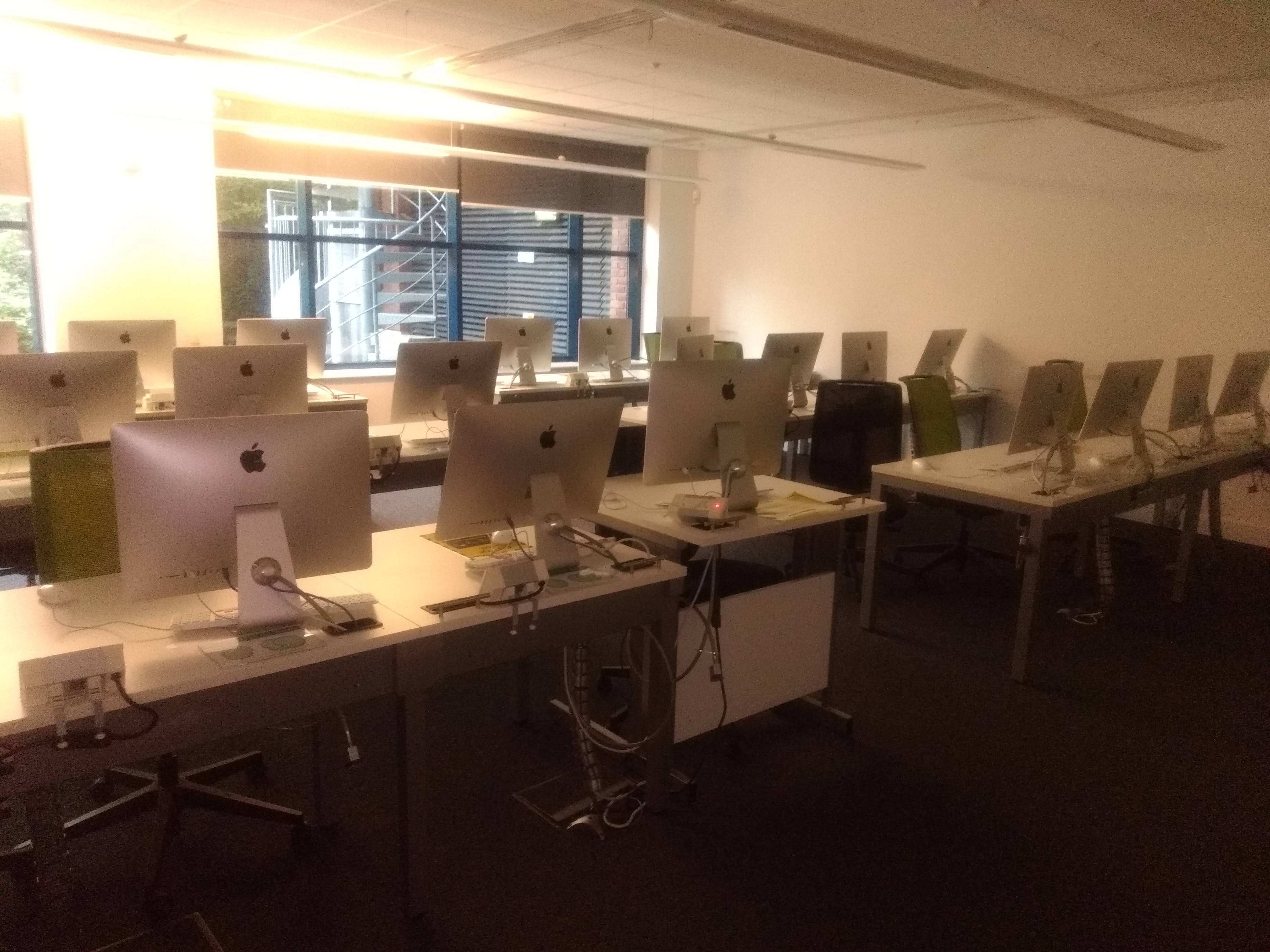 Rooms with IT equipment | Support and Information Zone